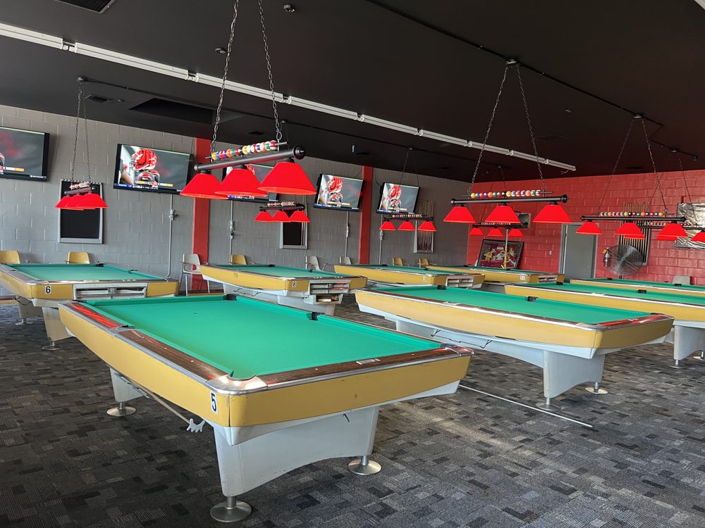 Pool hall with retro vibes in San Jose - Westside Billiards